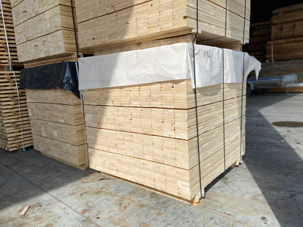 Woodmore – Pallet Timber | EPAL and One-Way Pallets | Birch Briquettes